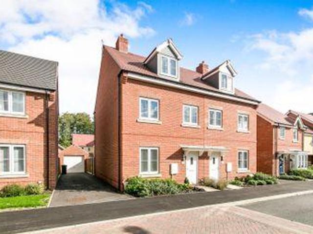 3 Bedrooms Town house for sale in Westrop Drive, Sible Hedingham, Halstead CO9