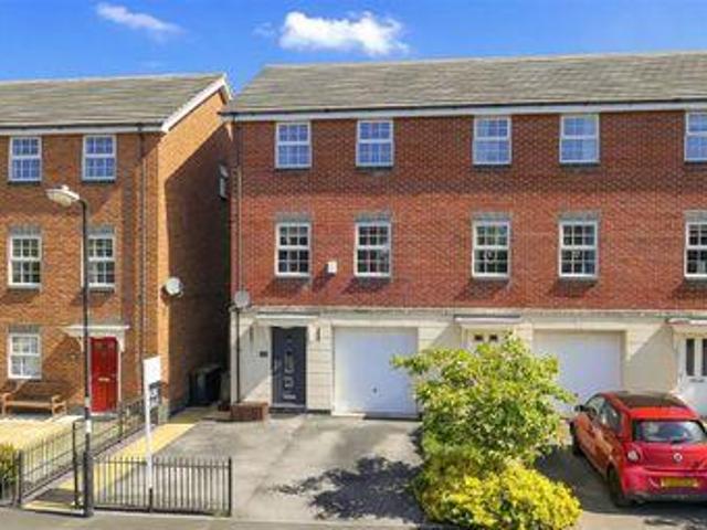 3 Bedrooms Town house for sale in The Avenue, Harrogate, North Yorkshire HG1