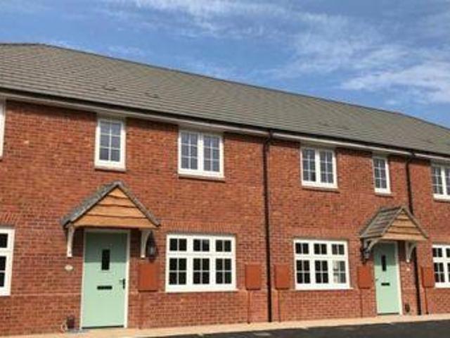 3 Bedrooms Town house for sale in Tixall Road, Tixall, Stafford ST18