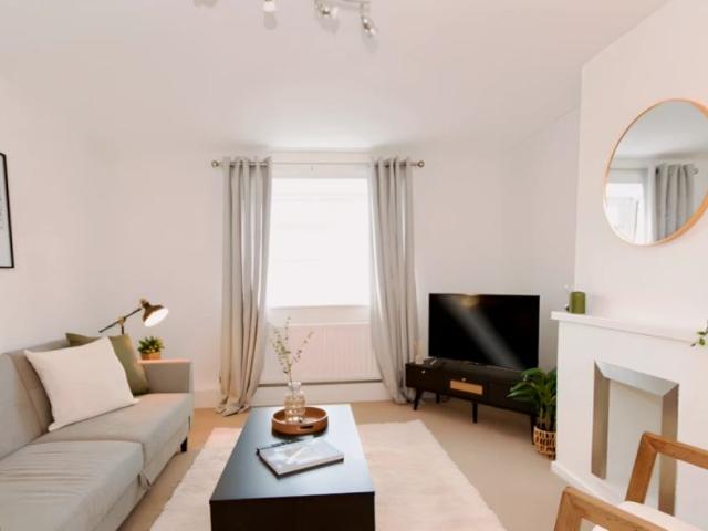 3 bedrooms 1.5 bathrooms