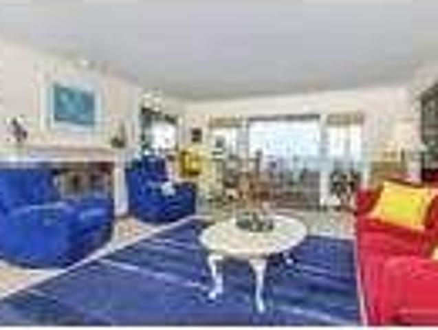 3 bedrooms 2 full baths oceanfront condo in Carlsbad