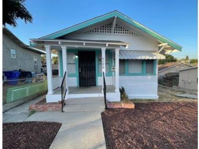 3 beds 1 bath avaialable