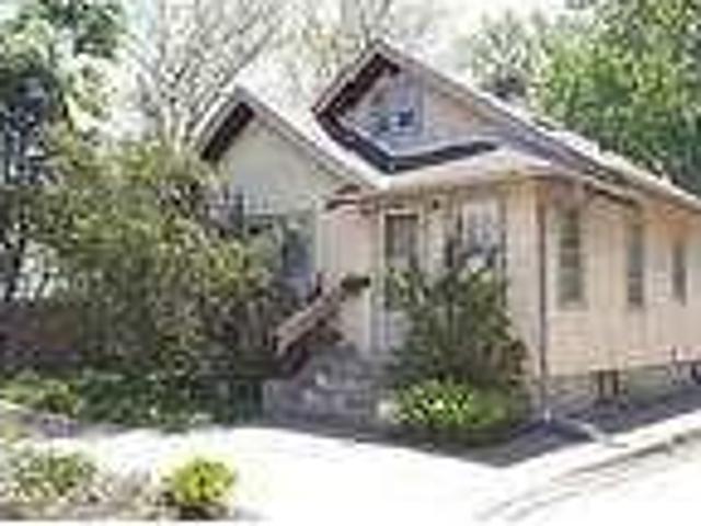 3 Beds 2 Baths