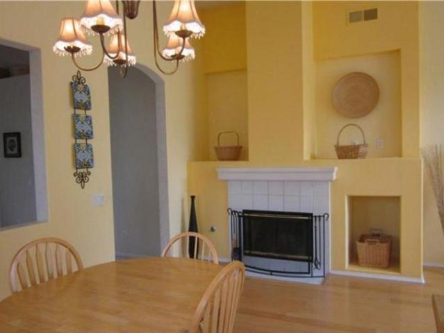 3 beds 2 baths well furnished single family home in San Diego, CA 92121 for rent