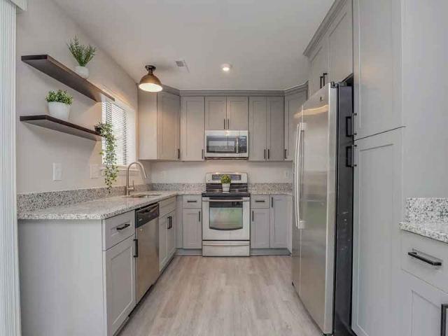 3 beds 2 baths house for rent