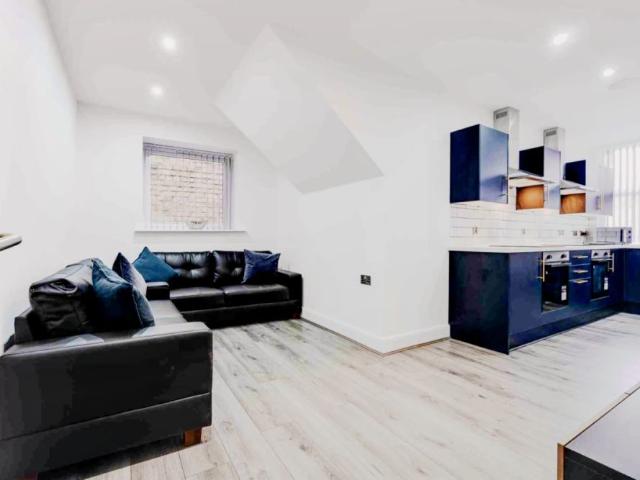 3 Beds 5 Baths