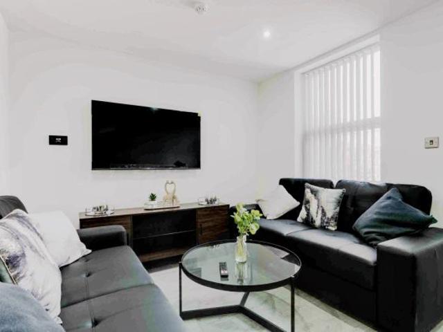 3 Beds 6 Baths