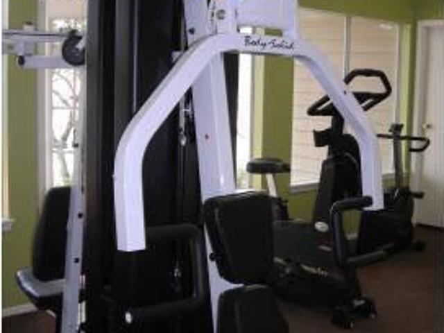 3 Beds Cypress Lake Apartments