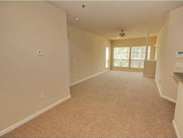 3 Beds Brookside Park