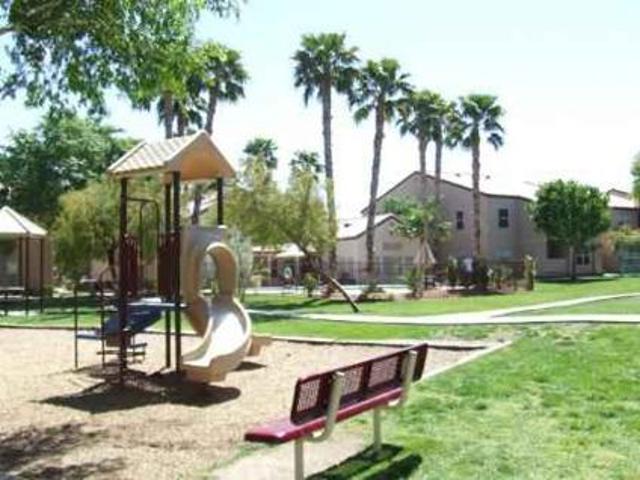 3 Beds Galleria Palms Apartments