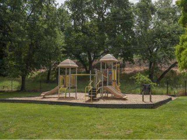 3 Beds Delta Pointe Apartments