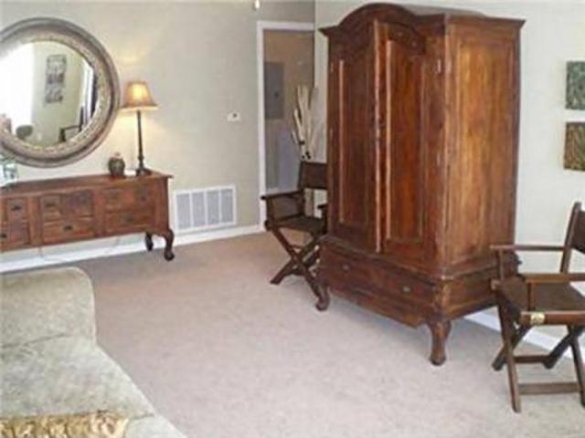 3 Beds Houston Levee