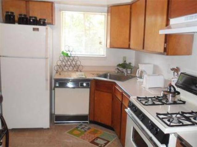 3 Beds Hunt Club Apartments