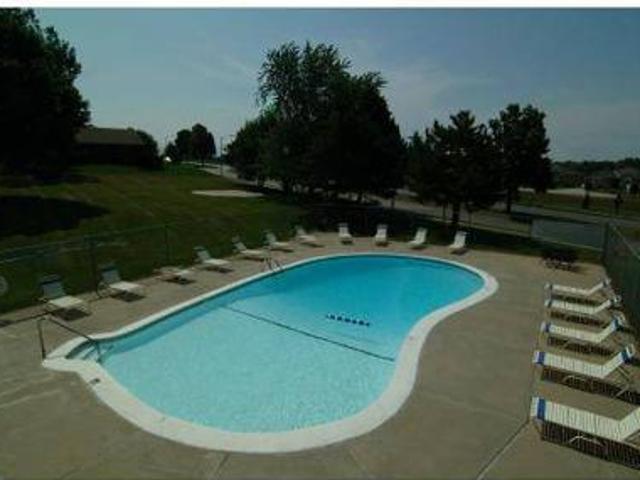 3 Beds Stony Brook Apartments & Townhomes
