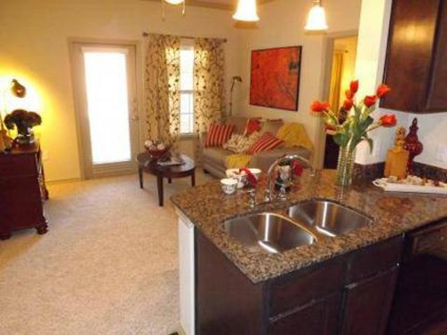 3 Beds Pecan Springs