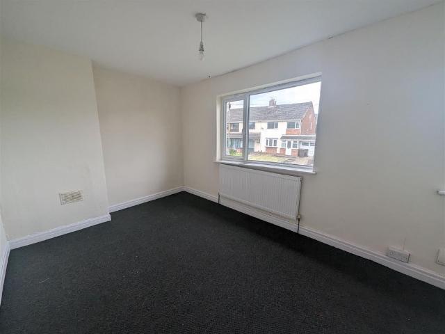 3 Beds Terraced House