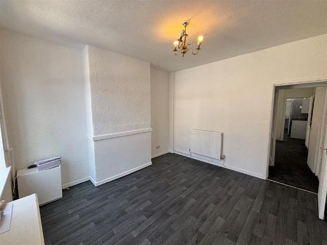3 Beds Terraced House