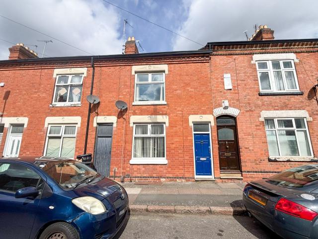 3 beds terraced house for rent