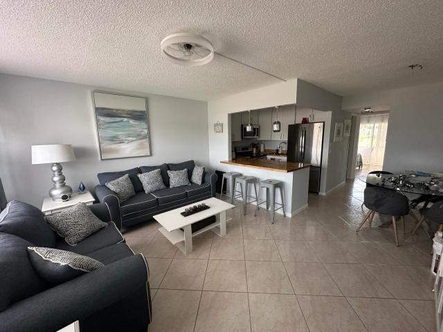 3 Berkshire A, West Palm Beach, FL 33417 | MLS #R11107