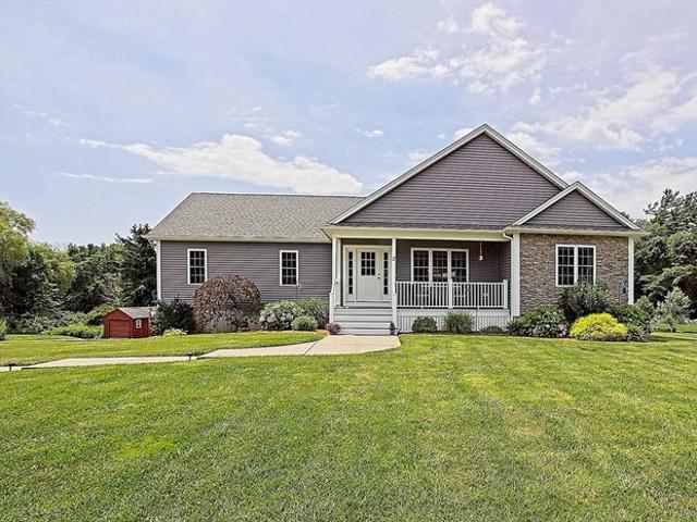 3 Blacksmith Dr, Acushnet, MA 02743