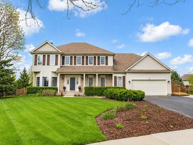 3 Blackwolf Ct, Algonquin, IL 60102