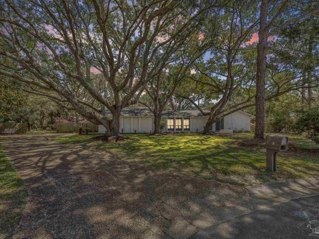 3 Bowstring Cir, Pensacola, FL 32507
