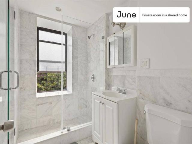 3 BR in New York City