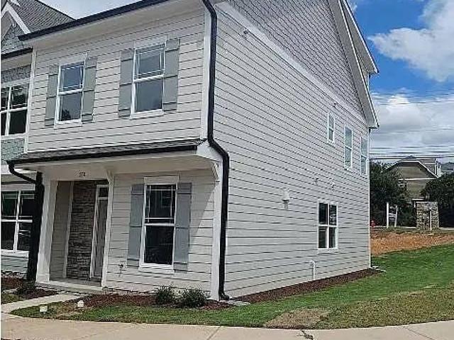 3 BR in Apex
