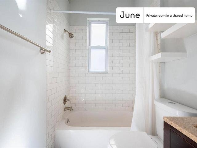 3 BR in Chicago