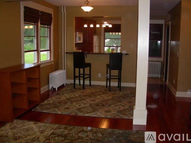 3 BR, 1.2 BA Apartment 1607 Carroll Avenue, Unit Apt 1, Saint Paul, MN 55104