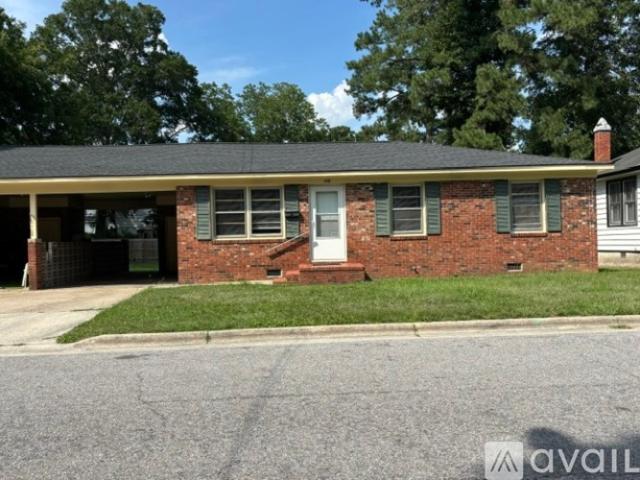 3 BR, 1.5 BA Apartment 108 E 9th St, Unit 108, Washington, NC 27889