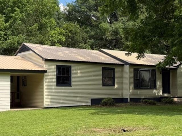 3 BR, 1.5 BA Apartment 108 Lucas St, Brookhaven, MS 39601