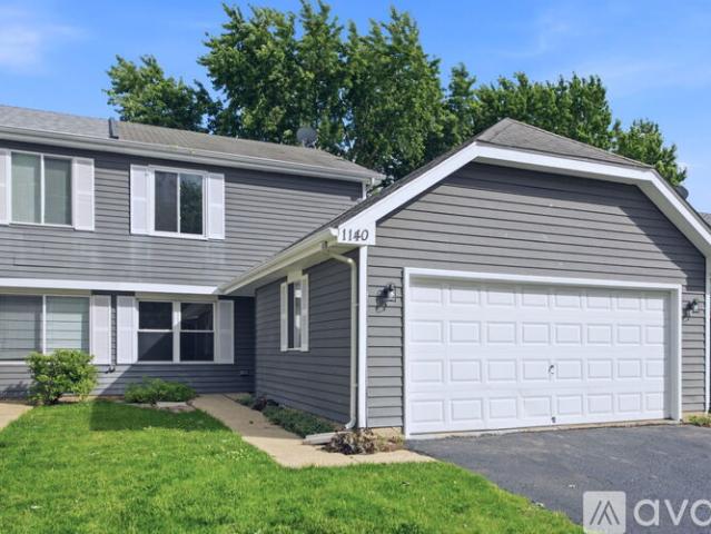 3 BR, 1.5 BA Apartment 1140 Brunswick Ln, Unit 1140, Aurora, IL 60504