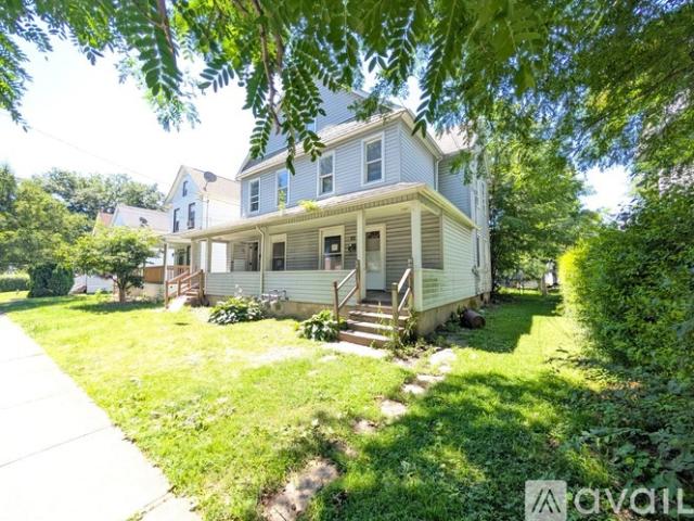 3 BR, 1.5 BA Apartment 116 118 Division Street, Unit 118, Kingston, PA 18704