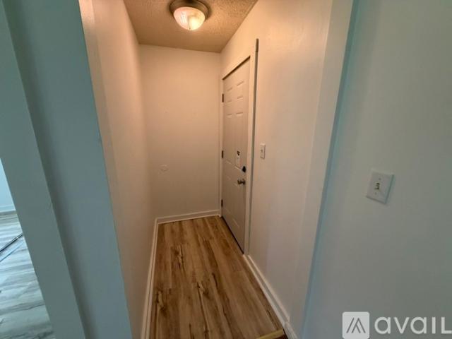 3 BR, 1.5 BA Apartment 1107 N 4th St, Unit 1, Terre Haute, IN 47807