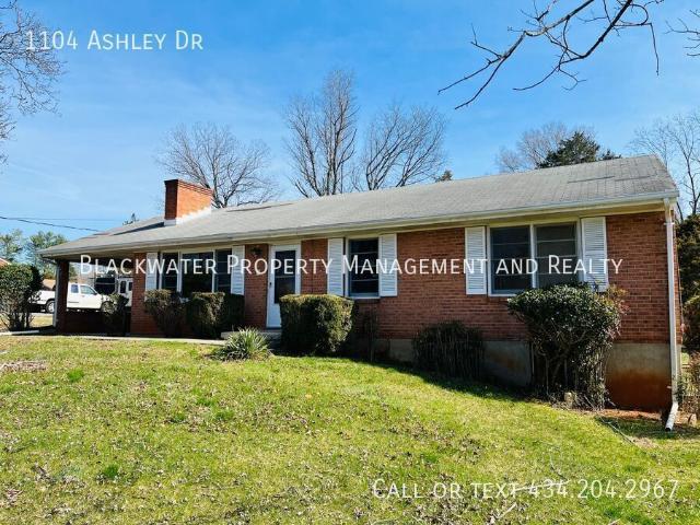 3 BR, 1.5 BA Apartment 1104 Ashley Dr, Lynchburg, VA 24501