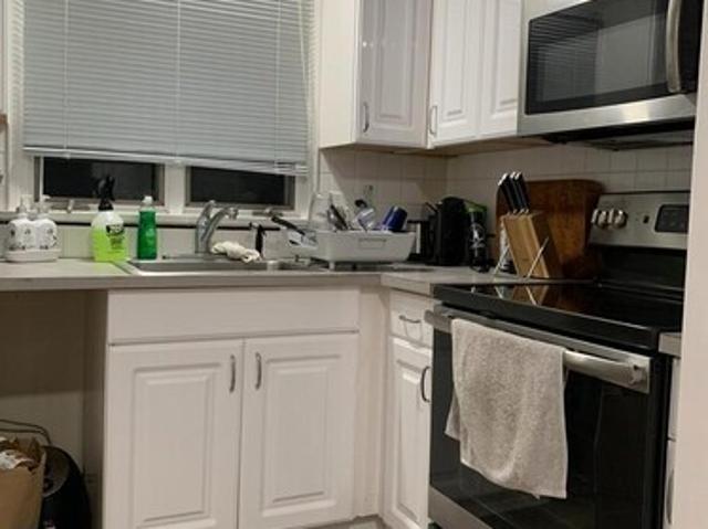 3 BR, 1.5 BA Apartment 110 W Main St, Unit 17, Barnstable, MA 02601