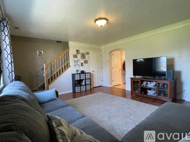 3 BR, 1.5 BA Apartment 113 Penhurst Place, Unit Yorkshire Village, Logan, UT 84341
