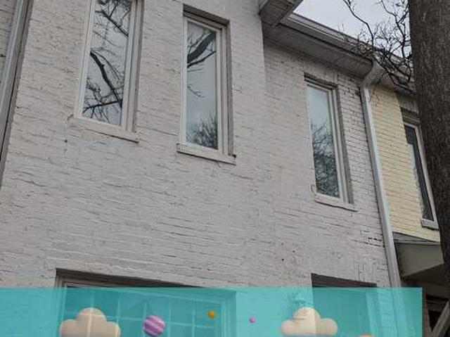3 BR, 1.5 BA Apartment 127 Borden St, Toronto, ON M5S 2N2