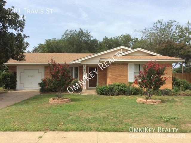 3 BR, 1.5 BA Apartment 1201 Travis St, Garland, TX 75040