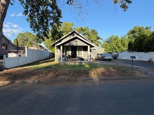 3 BR, 1.5 BA Apartment 1213 South 13 Th Avenue, Yakima, WA 98902