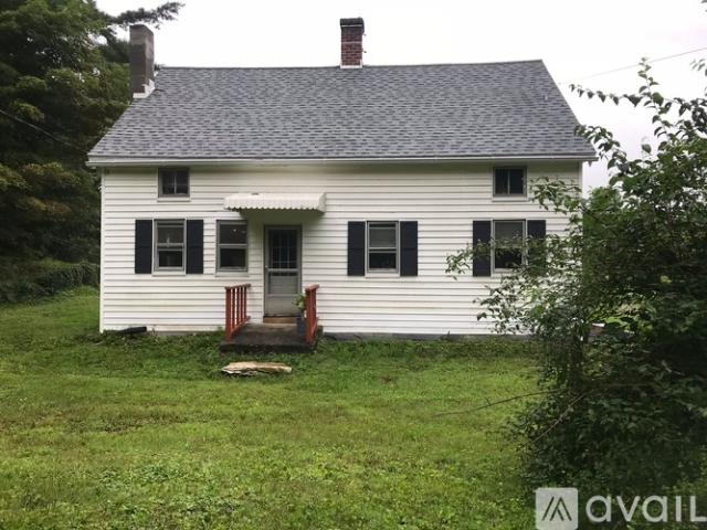 3 BR, 1.5 BA Apartment 136 Hillsdale Rd, Egremont, MA 01230