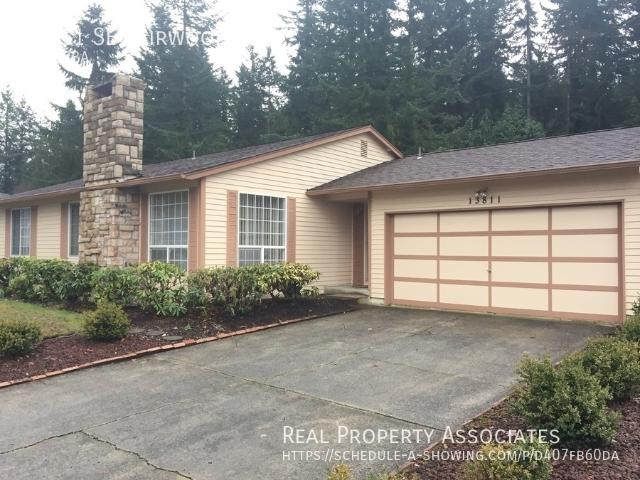3 BR, 1.5 BA Apartment 13811 SE Fairwood Blvd, Renton, WA 98058