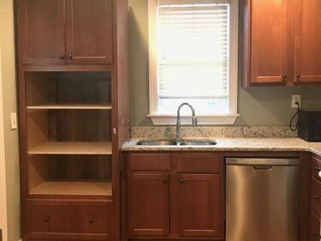 3 BR, 1.5 BA Apartment 13 Elizabeth St, Unit B, Charleston, SC 29403