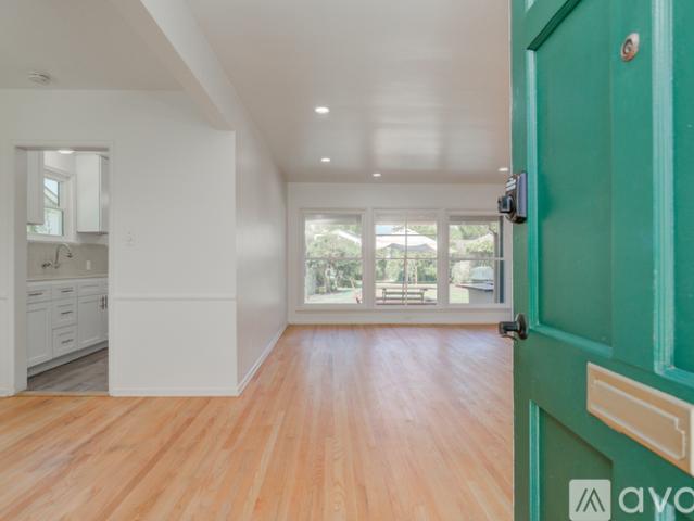 3 BR, 1.5 BA Apartment 14733 Mc Cormick Street, Los Angeles, CA 91411