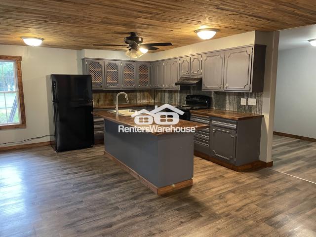3 BR, 1.5 BA Apartment 1496 E Division Ave, Barron, WI 54812