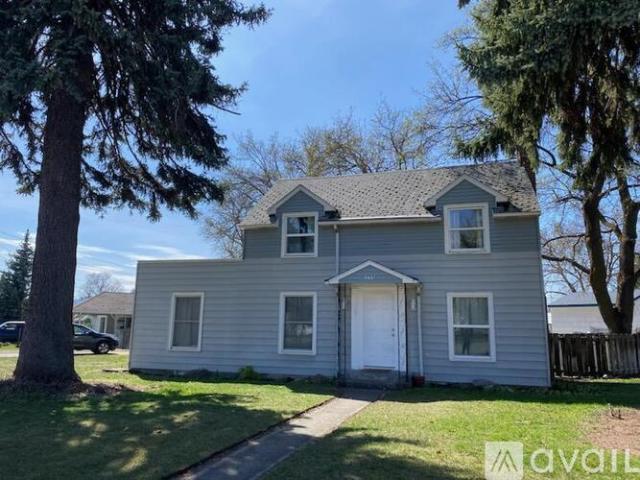 3 BR, 1.5 BA Apartment 1421 North Farr Road, Spokane Valley, WA 99206