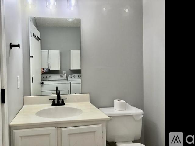 3 BR, 1.5 BA Apartment 15577 Pine Street, Grand Haven, MI 49417