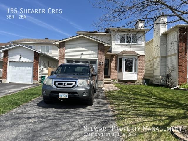 3 BR, 1.5 BA Apartment 155 Shearer Cres, Ottawa, ON K2L 3W3