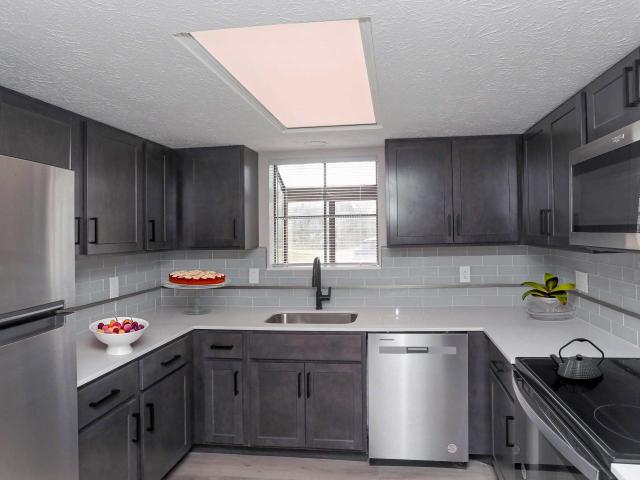3 BR, 1.5 BA Apartment 1570 Countryside Dr Unit 3, Greenwood, IN 46143